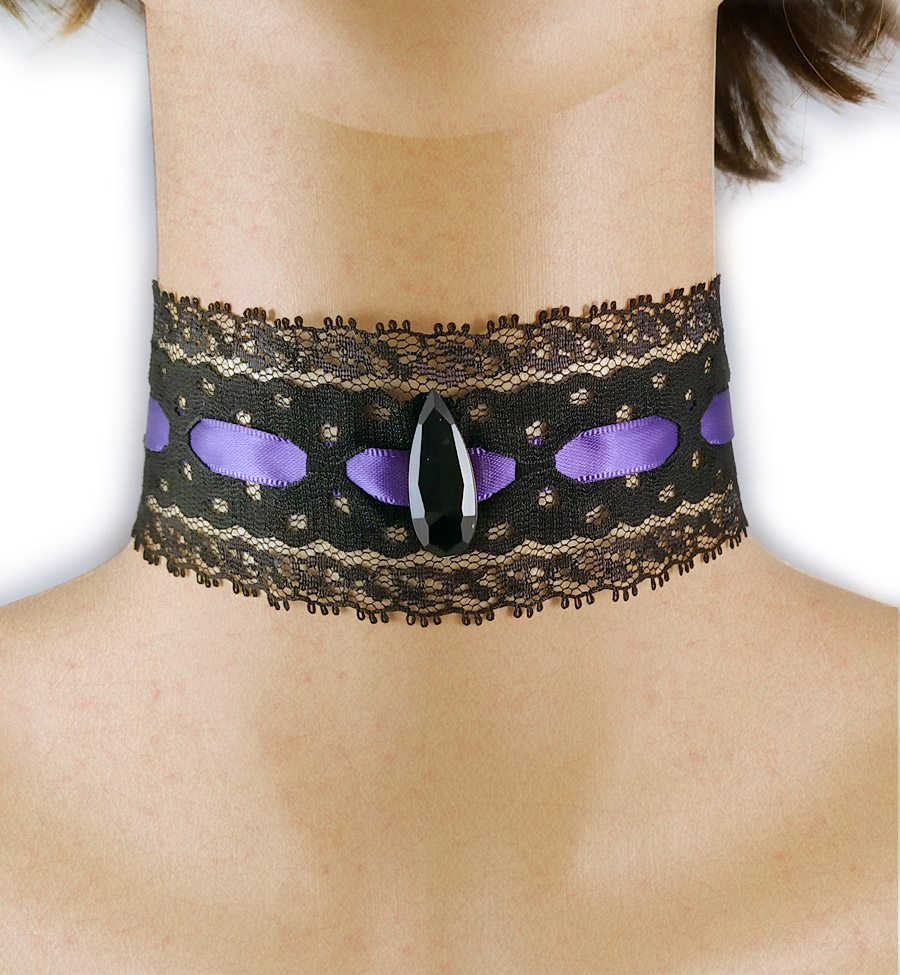 Collarino di perle in passamaneria, pizzo e pendente!